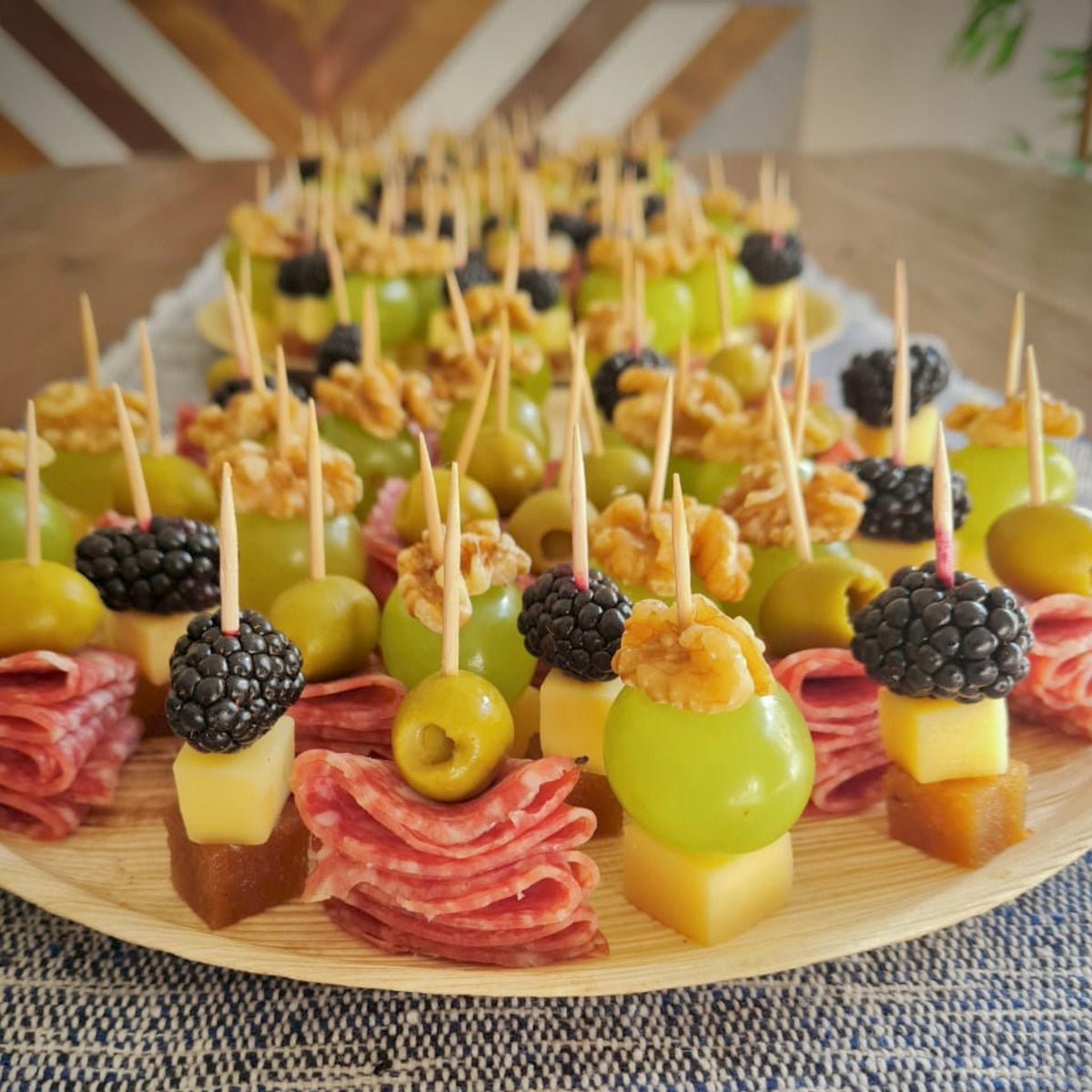 Box de Bocaditos variados – Mantel y Servilleta